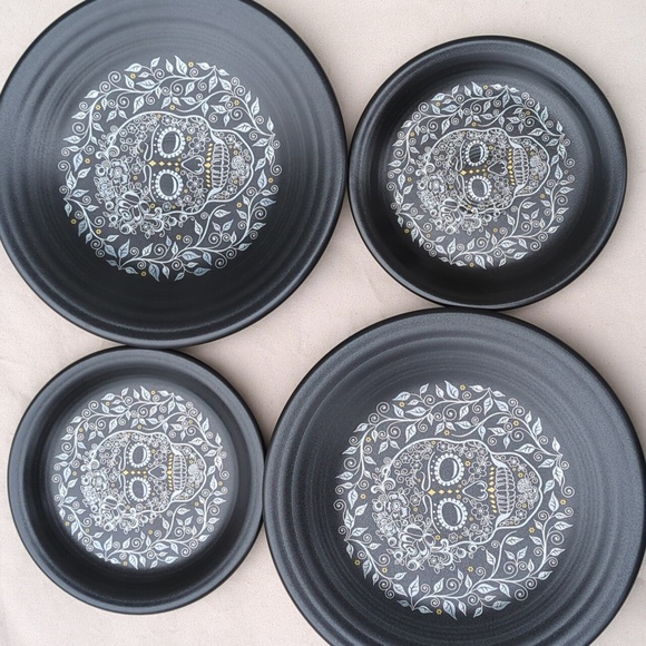 Fiesta | Kitchen | Euc Set Fiestaware Skull And Vines Black Matte 2 ...
